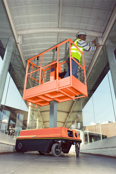 The Bravi Leonardo is a 4.9m lightweight access platform for working at ...