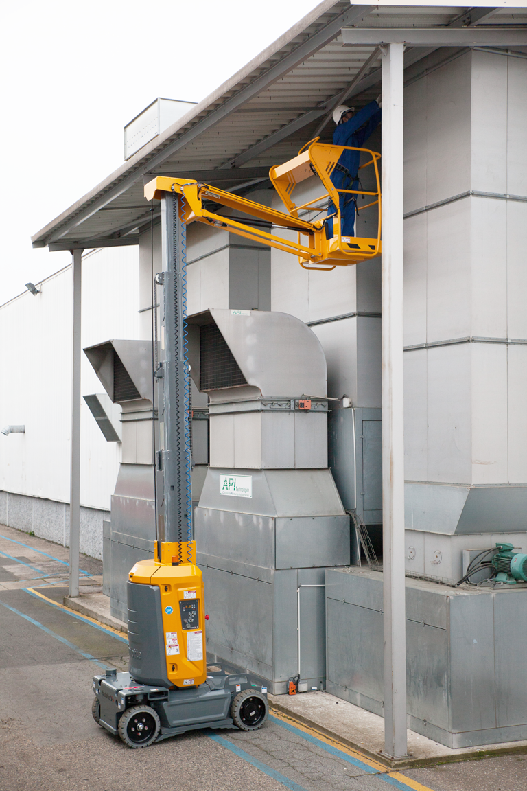 HLS supply the Haulotte star 8 and star 10 mast lifts with outreach